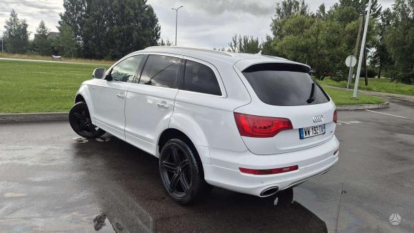 Audi Q7 2014 in Taurage on AUTOMOTO.COM.LV White Audi Q7 2014 in Taurage, with an engine capacity of 2.97 L and mileage of 257 thousand km for 12300 €, photo 6 on AUTOMOTO.COM.LV