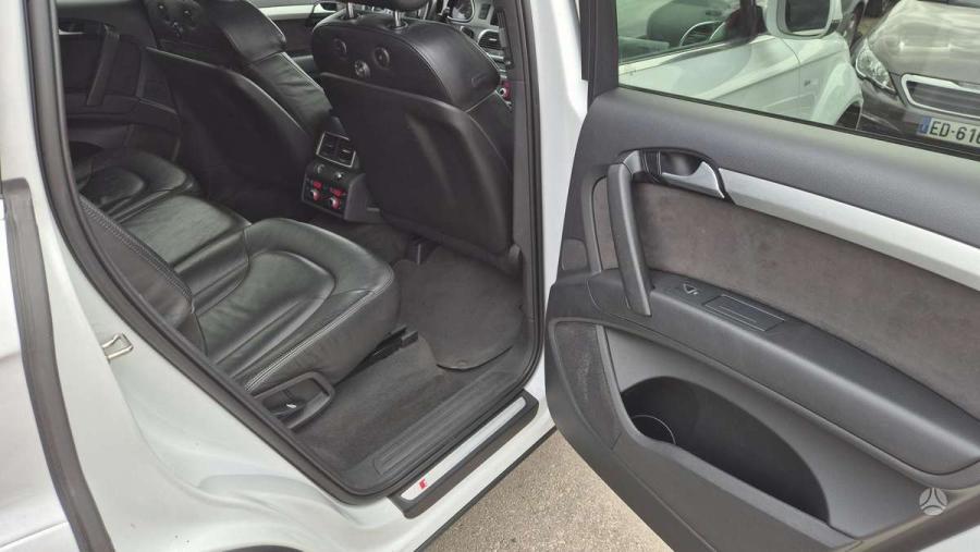 Balts Audi Q7 2014 Tauragė, ar dzinēja tilpumu 2.97 L un nobraukumu 257 tūkst. km par 12300 €, foto 26 vietnē AUTOMOTO.COM.LV