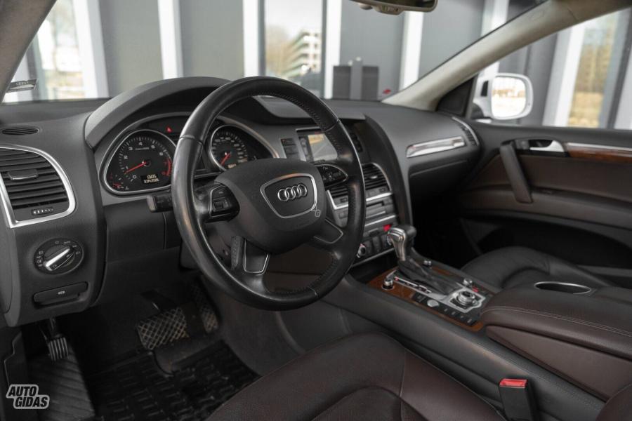 White Audi Q7 2015 in Vilnius, with an engine capacity of 3.00 L and mileage of 87 thousand km for 17500 €, photo 15 on AUTOMOTO.COM.LV