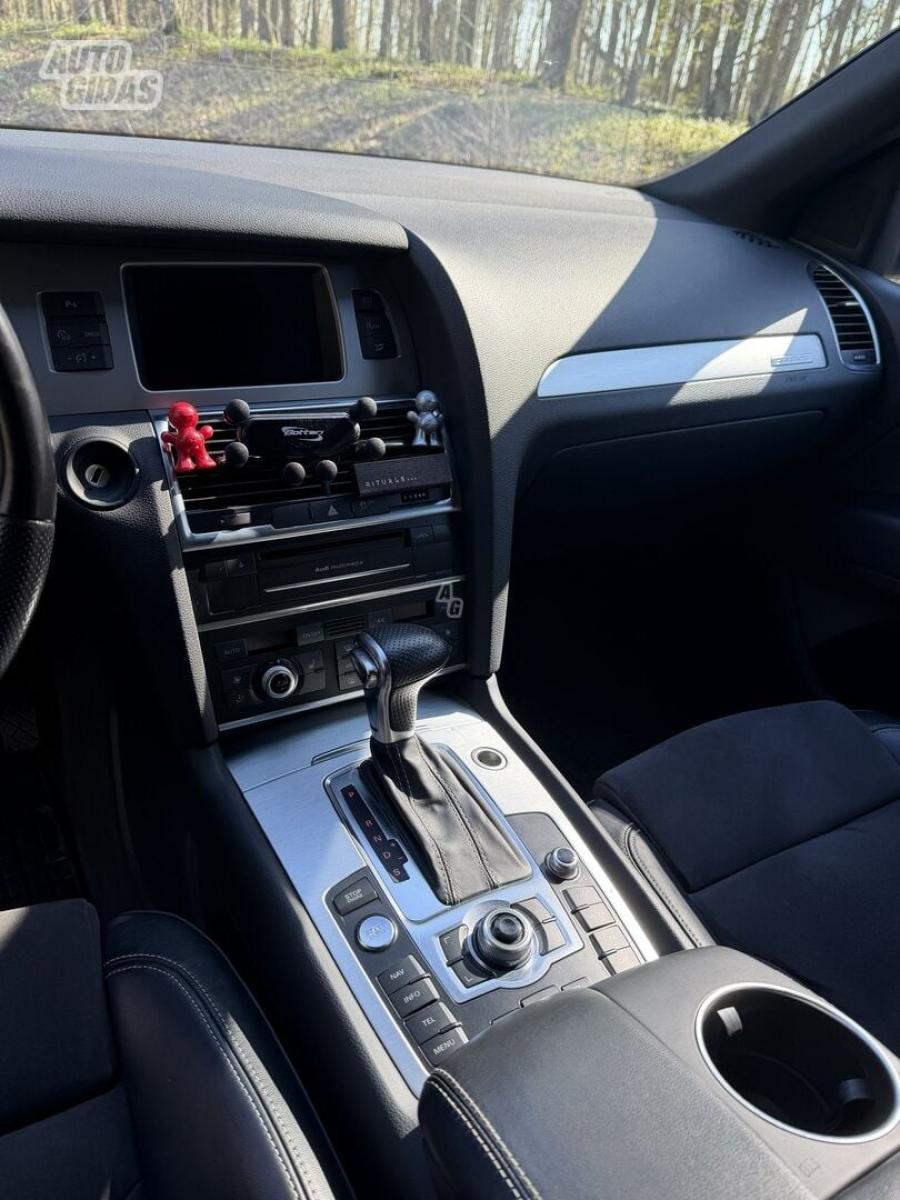 Balts Audi Q7 2015 Marijampole, ar dzinēja tilpumu 3.00 L un nobraukumu 319 tūkst. km par 15500 €, foto 7 vietnē AUTOMOTO.COM.LV