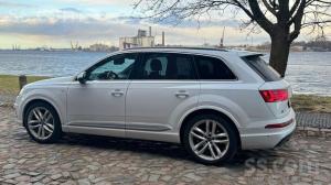 White Audi Q7 2015 in Riga, with an engine capacity of 3.00 L and mileage of 263 thousand km for 25000 €, photo 3 on AUTOMOTO.COM.LV