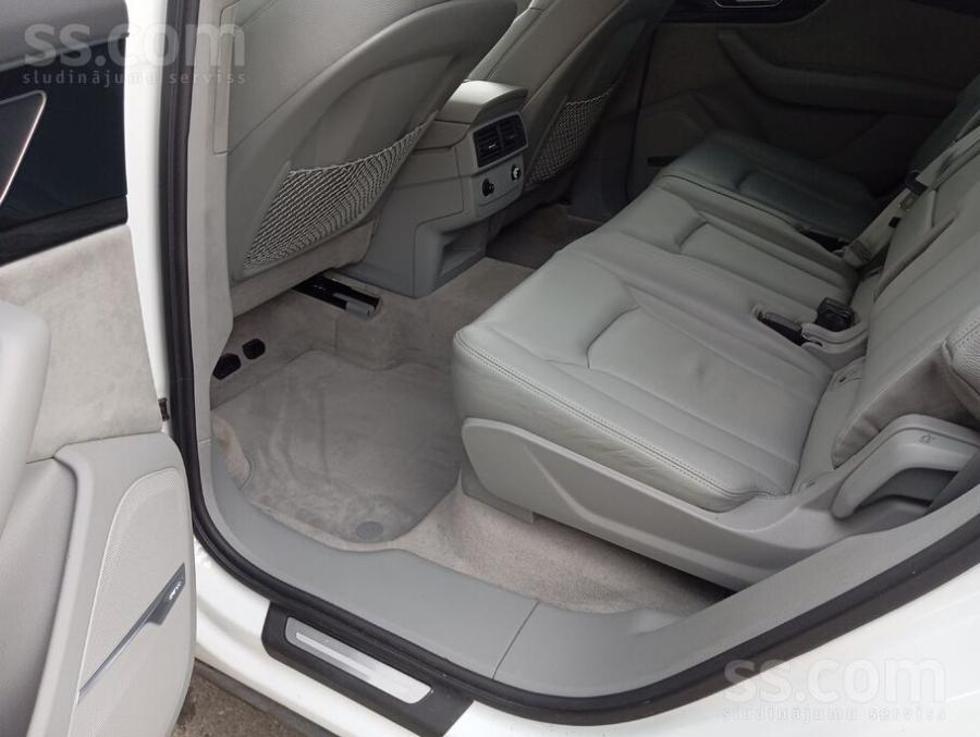 White Audi Q7 2015 in Riga, with an engine capacity of 3.00 L and mileage of 148 thousand km for 27400 €, photo 9 on AUTOMOTO.COM.LV