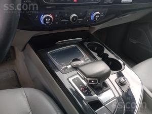 White Audi Q7 2015 in Riga, with an engine capacity of 3.00 L and mileage of 148 thousand km for 27400 €, photo 17 on AUTOMOTO.COM.LV