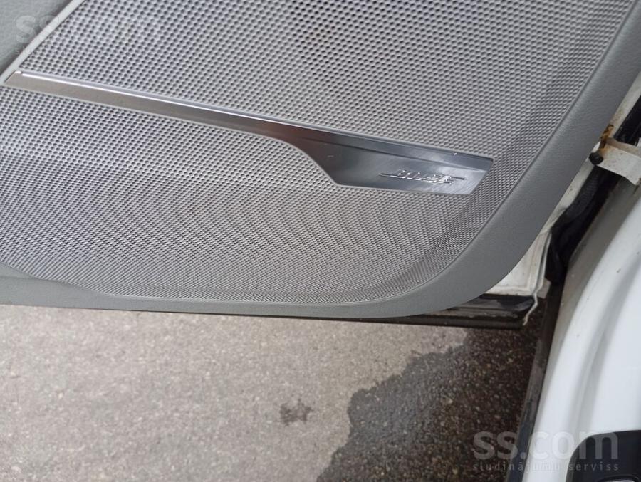 White Audi Q7 2015 in Riga, with an engine capacity of 3.00 L and mileage of 148 thousand km for 27400 €, photo 24 on AUTOMOTO.COM.LV