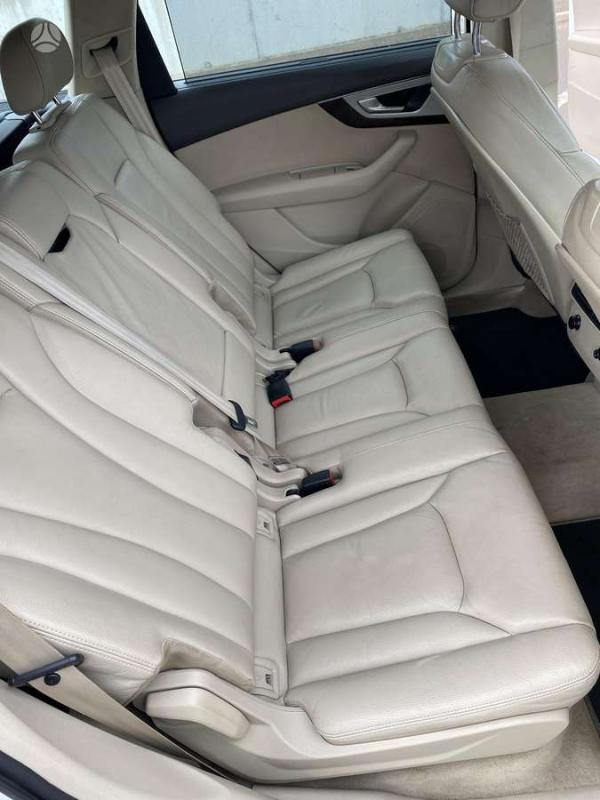White Audi Q7 2015 in Taurage, with an engine capacity of 2.97 L and mileage of 318 thousand km for 15500 €, photo 4 on AUTOMOTO.COM.LV