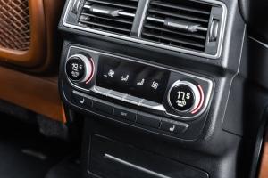 Balts Audi Q7 2015 Rīga, ar dzinēja tilpumu 3.00 L un nobraukumu 209 tūkst. km par 24750 €, foto 11 vietnē AUTOMOTO.COM.LV
