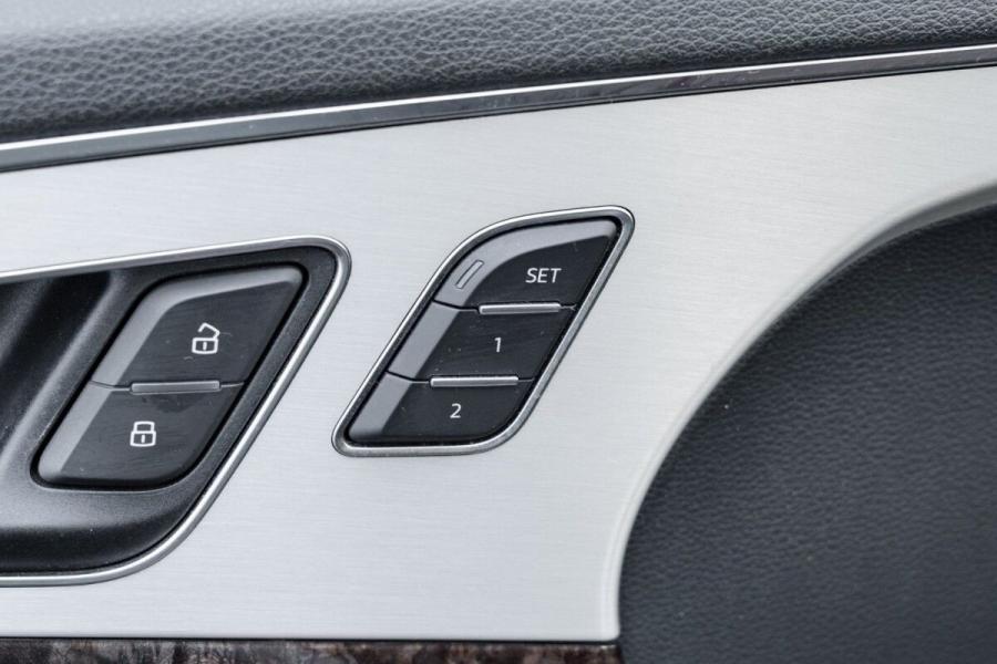 Balts Audi Q7 2015 Rīga, ar dzinēja tilpumu 3.00 L un nobraukumu 209 tūkst. km par 24750 €, foto 15 vietnē AUTOMOTO.COM.LV