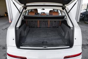Balts Audi Q7 2015 Rīga, ar dzinēja tilpumu 3.00 L un nobraukumu 209 tūkst. km par 24750 €, foto 30 vietnē AUTOMOTO.COM.LV