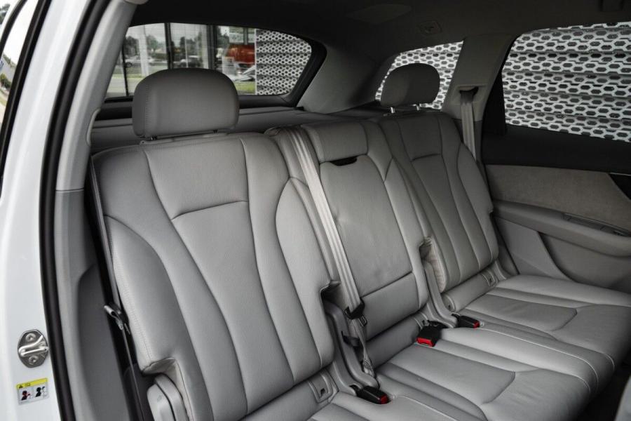 Balts Audi Q7 2015 Mārupe, ar dzinēja tilpumu 3.00 L un nobraukumu 148 tūkst. km par 25650 €, foto 27 vietnē AUTOMOTO.COM.LV