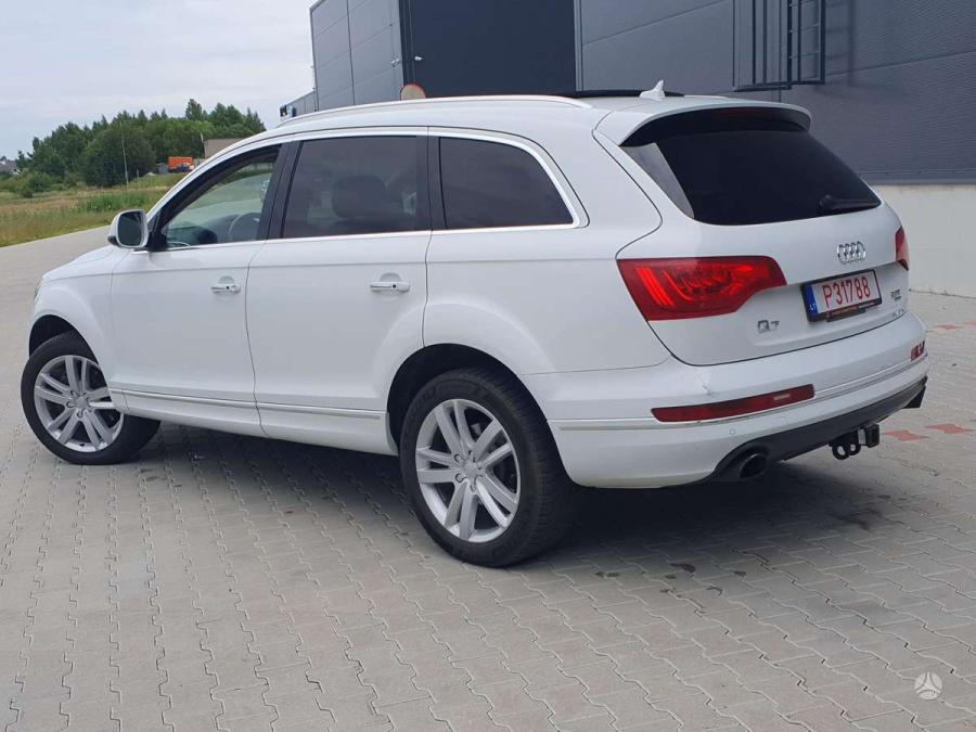 White Audi Q7 2015 in Siauliai, with an engine capacity of 3.00 L and mileage of 225 thousand km for 9350 €, photo 6 on AUTOMOTO.COM.LV