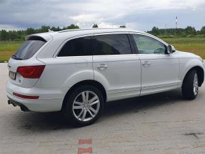 White Audi Q7 2015 in Siauliai, with an engine capacity of 3.00 L and mileage of 225 thousand km for 9350 €, photo 9 on AUTOMOTO.COM.LV