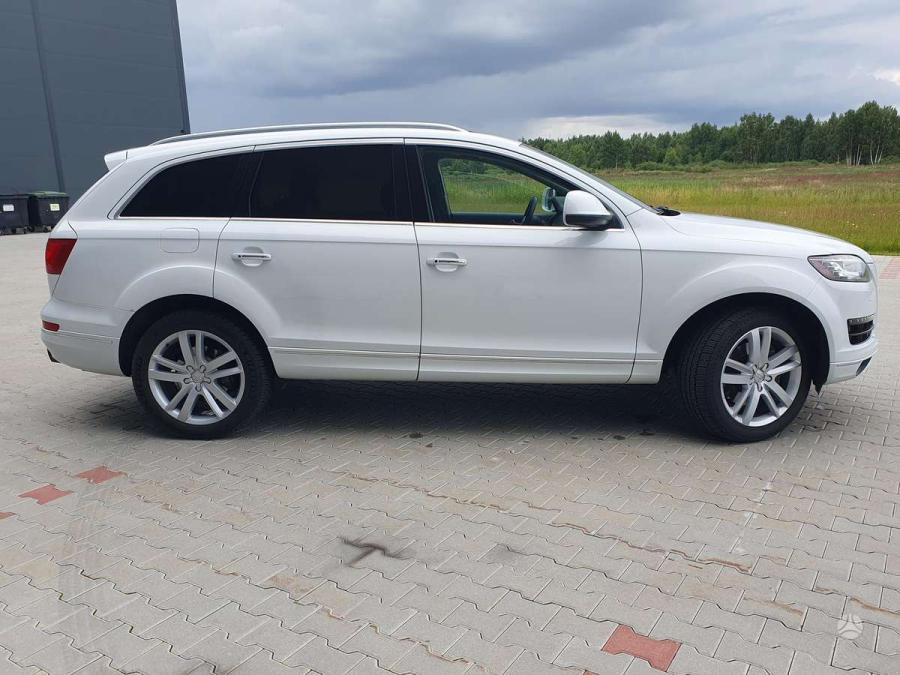 White Audi Q7 2015 in Siauliai, with an engine capacity of 3.00 L and mileage of 225 thousand km for 9350 €, photo 10 on AUTOMOTO.COM.LV