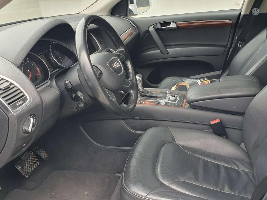 White Audi Q7 2015 in Siauliai, with an engine capacity of 3.00 L and mileage of 225 thousand km for 9350 €, photo 14 on AUTOMOTO.COM.LV