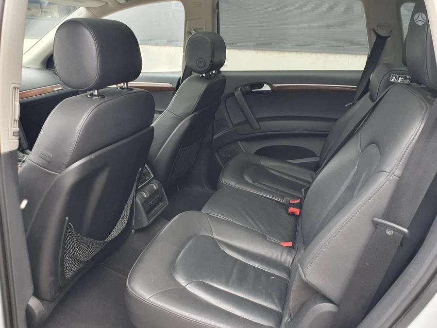 White Audi Q7 2015 in Siauliai, with an engine capacity of 3.00 L and mileage of 225 thousand km for 9350 €, photo 15 on AUTOMOTO.COM.LV
