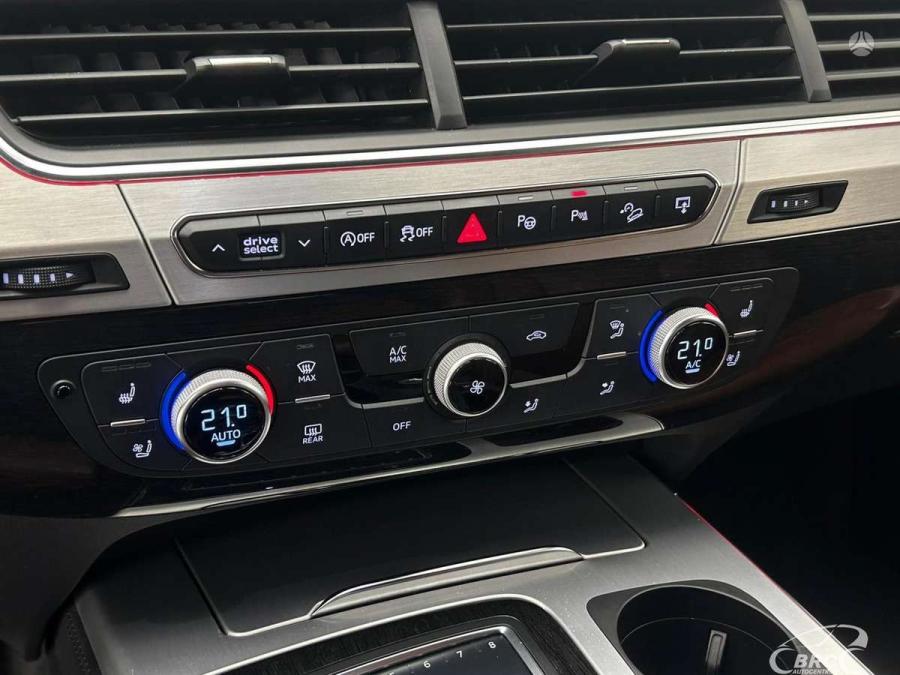 White Audi Q7 2015 in Vilnius, with an engine capacity of 2.97 L and mileage of 227 thousand km for 23900 €, photo 23 on AUTOMOTO.COM.LV