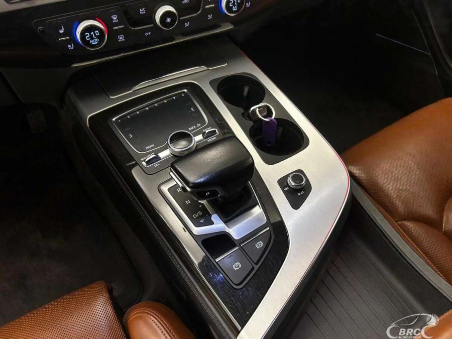 White Audi Q7 2015 in Vilnius, with an engine capacity of 2.97 L and mileage of 227 thousand km for 23900 €, photo 24 on AUTOMOTO.COM.LV