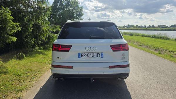 White Audi Q7 2015 in Kaunas, with an engine capacity of 3.00 L and mileage of 220 thousand km for 21000 €, photo 3 on AUTOMOTO.COM.LV
