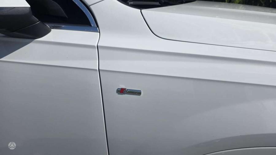 Balts Audi Q7 2015 Kauņa, ar dzinēja tilpumu 3.00 L un nobraukumu 220 tūkst. km par 21000 €, foto 12 vietnē AUTOMOTO.COM.LV