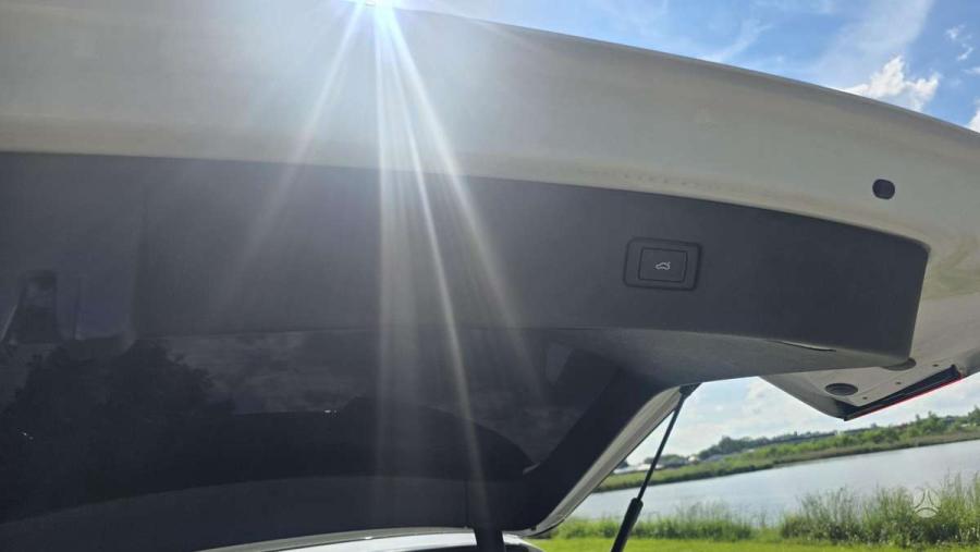 Balts Audi Q7 2015 Kauņa, ar dzinēja tilpumu 3.00 L un nobraukumu 220 tūkst. km par 21000 €, foto 28 vietnē AUTOMOTO.COM.LV
