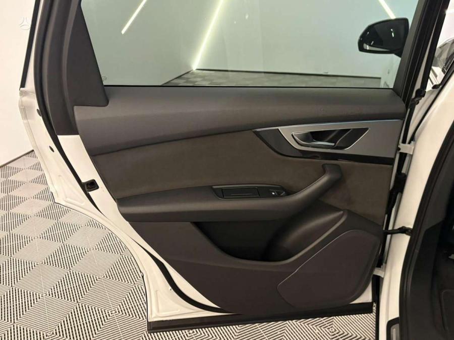 White Audi Q7 2015 in Marijampole, with an engine capacity of 2.97 L and mileage of 214 thousand km for 24750 €, photo 27 on AUTOMOTO.COM.LV