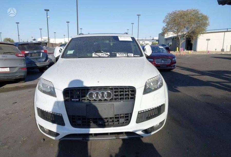 White Audi Q7 2015 in Vilnius, with an engine capacity of 3.00 L and mileage of 275 thousand km for 9990 €, photo 4 on AUTOMOTO.COM.LV