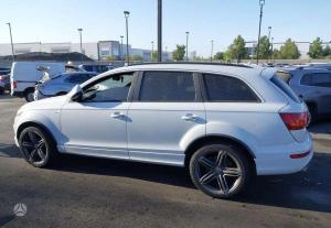 White Audi Q7 2015 in Vilnius, with an engine capacity of 3.00 L and mileage of 275 thousand km for 9990 €, photo 5 on AUTOMOTO.COM.LV