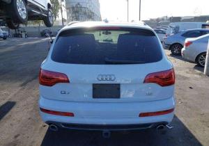 White Audi Q7 2015 in Vilnius, with an engine capacity of 3.00 L and mileage of 275 thousand km for 9990 €, photo 9 on AUTOMOTO.COM.LV