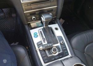 White Audi Q7 2015 in Vilnius, with an engine capacity of 3.00 L and mileage of 275 thousand km for 9990 €, photo 14 on AUTOMOTO.COM.LV
