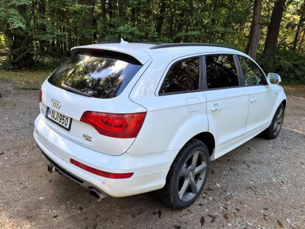 White Audi Q7 2015 in Palanga, with an engine capacity of 3.00 L and mileage of 233 thousand km for 12000 €, photo 8 on AUTOMOTO.COM.LV