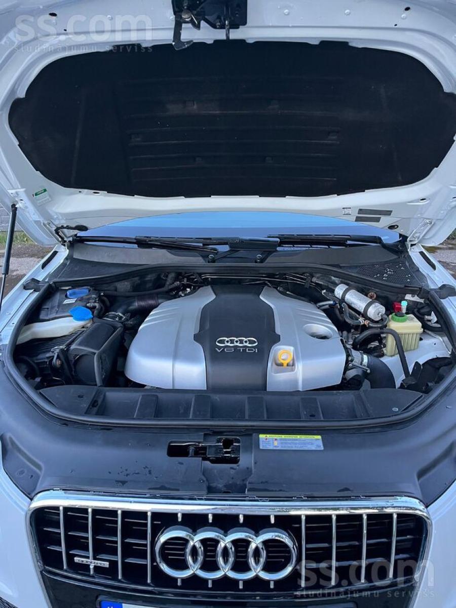 White Audi Q7 2015 in Tukums, with an engine capacity of 3.00 L and mileage of 273 thousand km for 15995 €, photo 9 on AUTOMOTO.COM.LV