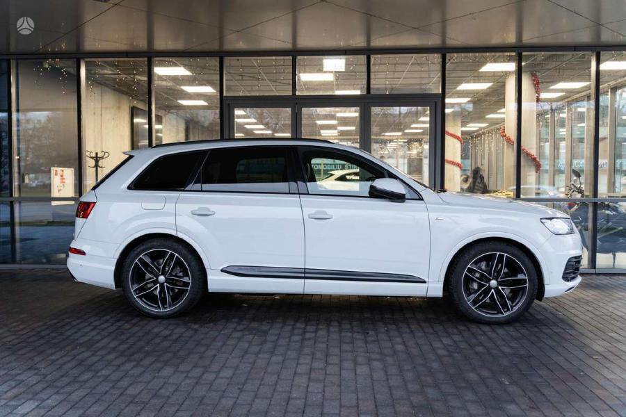 White Audi Q7 2016 in Vilnius, with an engine capacity of 2.97 L and mileage of 194 thousand km for 26900 €, photo 3 on AUTOMOTO.COM.LV
