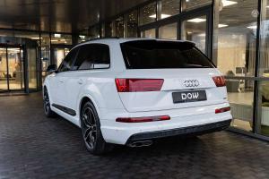 White Audi Q7 2016 in Vilnius, with an engine capacity of 2.97 L and mileage of 194 thousand km for 26900 €, photo 5 on AUTOMOTO.COM.LV