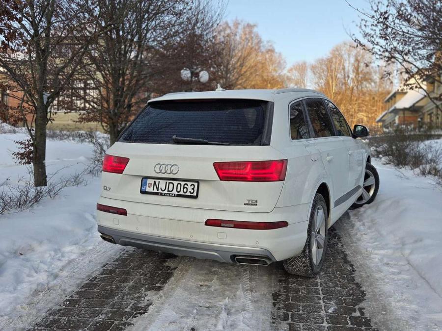 White Audi Q7 2016 in Vilnius, with an engine capacity of 2.97 L and mileage of 136 thousand km for 23999 €, photo 6 on AUTOMOTO.COM.LV