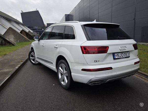 White Audi Q7 2016 in Vilnius, with an engine capacity of 2.97 L and mileage of 135 thousand km for 23999 €, photo 3 on AUTOMOTO.COM.LV