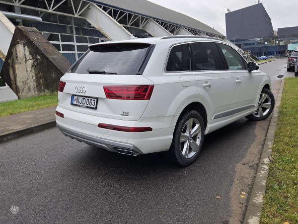 White Audi Q7 2016 in Vilnius, with an engine capacity of 2.97 L and mileage of 135 thousand km for 23999 €, photo 4 on AUTOMOTO.COM.LV