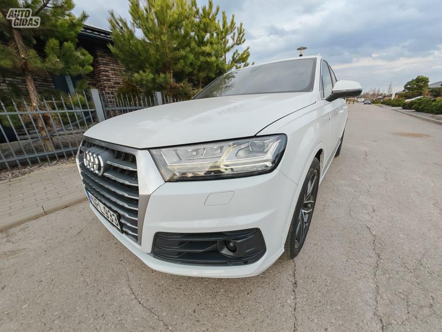 White Audi Q7 2016 in Kaunas, with an engine capacity of 3.00 L and mileage of 227 thousand km for 27000 €, photo 4 on AUTOMOTO.COM.LV
