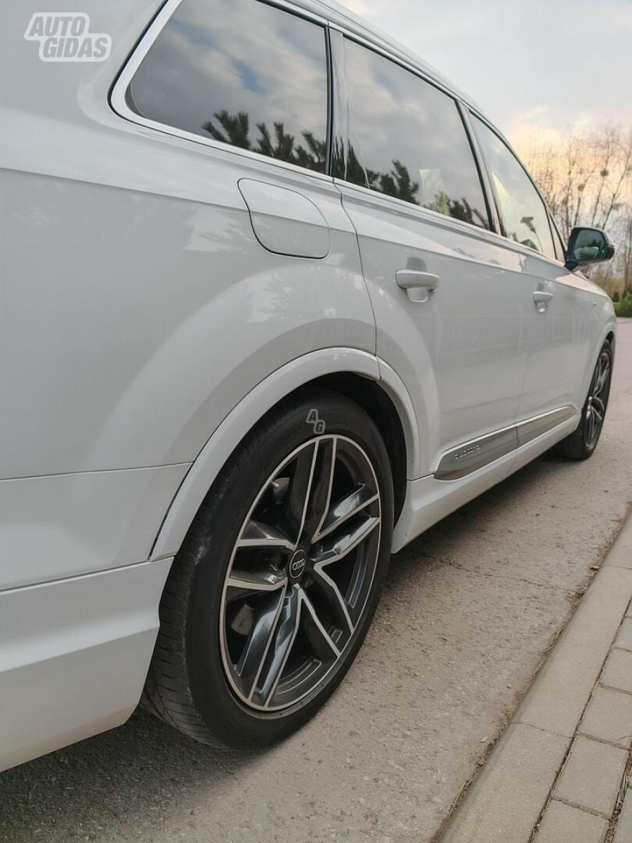 White Audi Q7 2016 in Kaunas, with an engine capacity of 3.00 L and mileage of 227 thousand km for 27000 €, photo 8 on AUTOMOTO.COM.LV