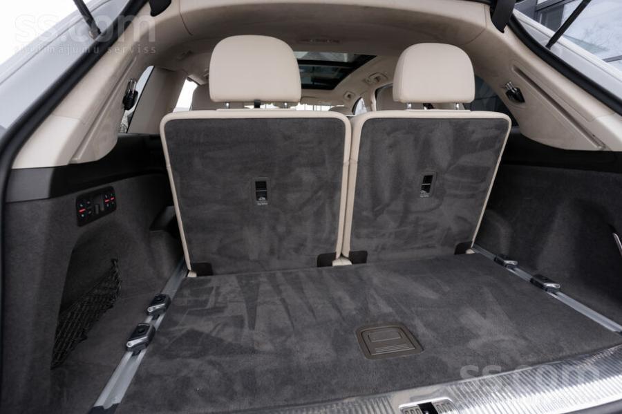 White Audi Q7 2016 in Riga, with an engine capacity of 3.00 L and mileage of 210 thousand km for 28900 €, photo 36 on AUTOMOTO.COM.LV