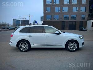 Balts Audi Q7 2016 Rīga, ar dzinēja tilpumu 3.00 L un nobraukumu 308 tūkst. km par 25000 €, foto 24 vietnē AUTOMOTO.COM.LV