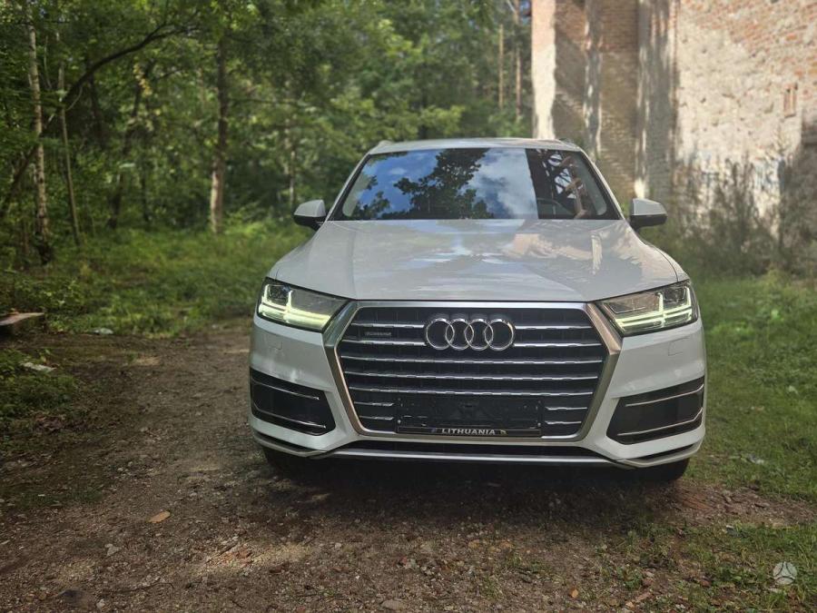 White Audi Q7 2016 in Vilnius, with an engine capacity of 2.97 L and mileage of 136 thousand km for 22999 €, photo 3 on AUTOMOTO.COM.LV