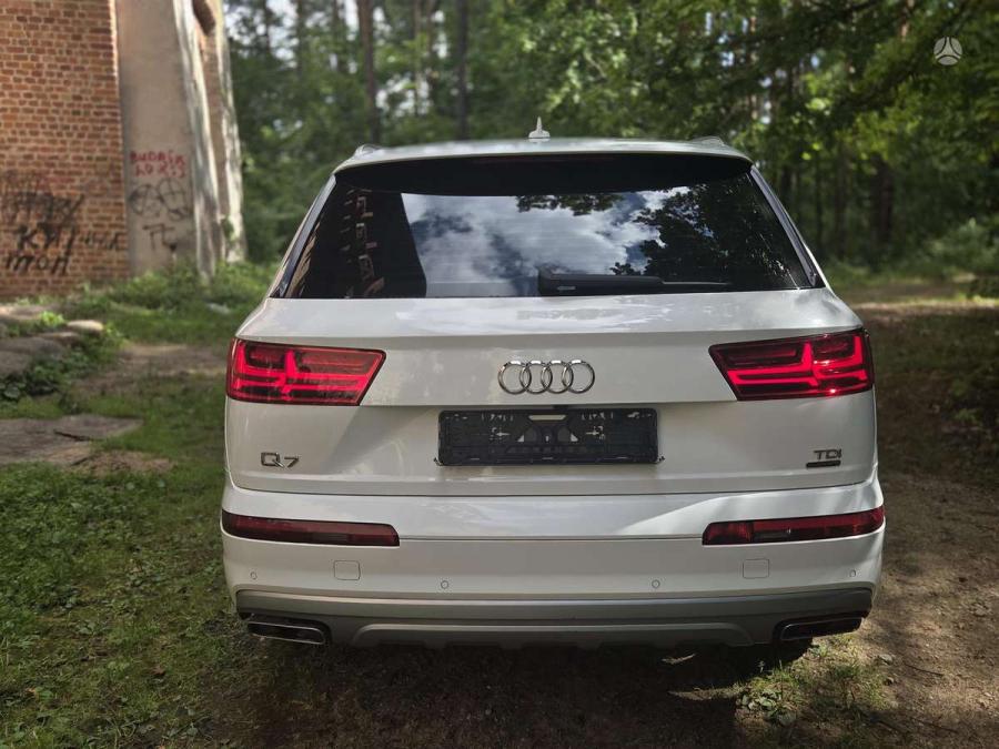 White Audi Q7 2016 in Vilnius, with an engine capacity of 2.97 L and mileage of 136 thousand km for 22999 €, photo 6 on AUTOMOTO.COM.LV