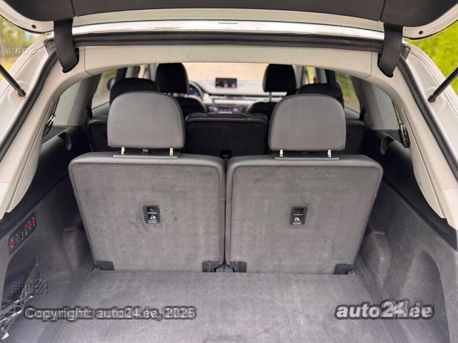 Balts Audi Q7 2016 Tallina, ar dzinēja tilpumu 3.00 L un nobraukumu 301 tūkst. km par 21800 €, foto 15 vietnē AUTOMOTO.COM.LV