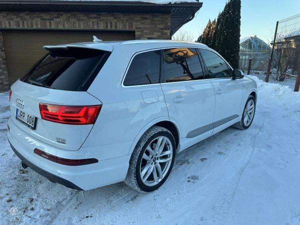 White Audi Q7 2017 in Kaunas, with an engine capacity of 3.00 L and mileage of 180 thousand km for 25000 €, photo 5 on AUTOMOTO.COM.LV