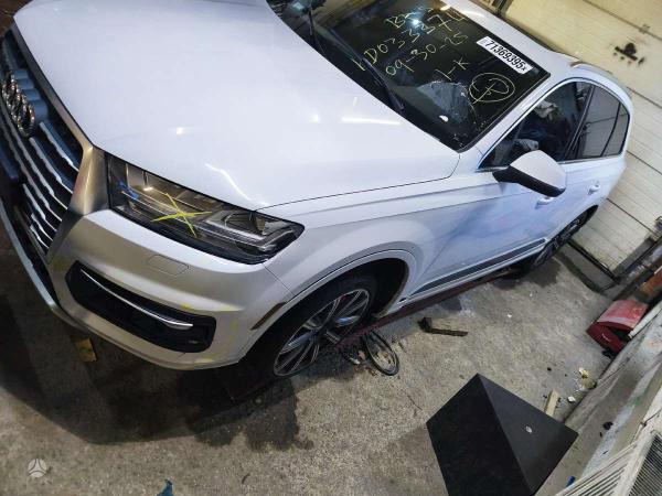 White Audi Q7 2017 in Siauliai, with an engine capacity of 3.00 L and mileage of 230 thousand km for 8500 €, photo 2 on AUTOMOTO.COM.LV