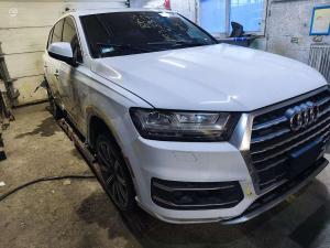 White Audi Q7 2017 in Siauliai, with an engine capacity of 3.00 L and mileage of 230 thousand km for 8500 €, photo 8 on AUTOMOTO.COM.LV