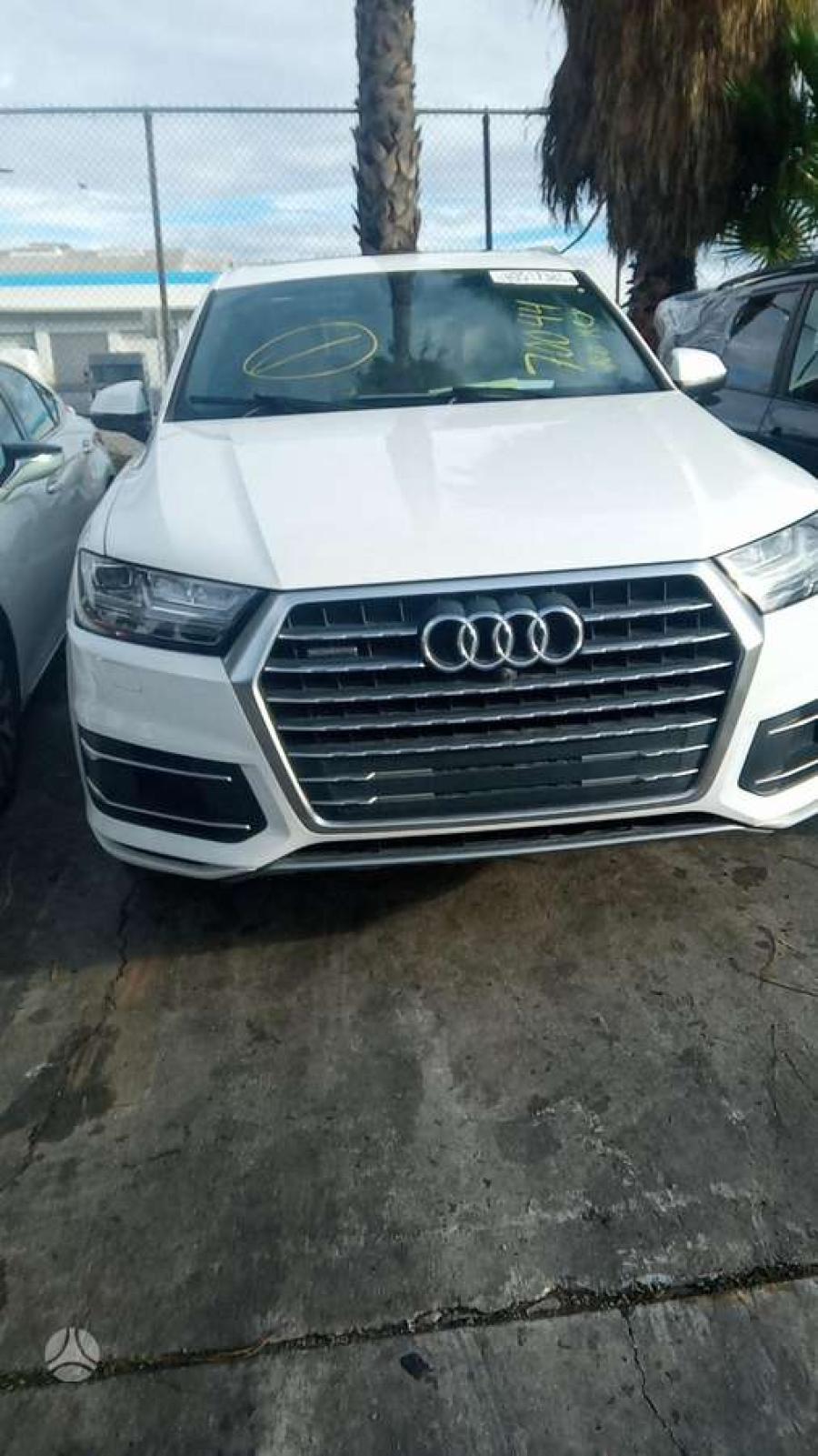 White Audi Q7 2017 in Vilnius, with an engine capacity of 1.98 L and mileage of 146 thousand km for 14900 €, photo 4 on AUTOMOTO.COM.LV