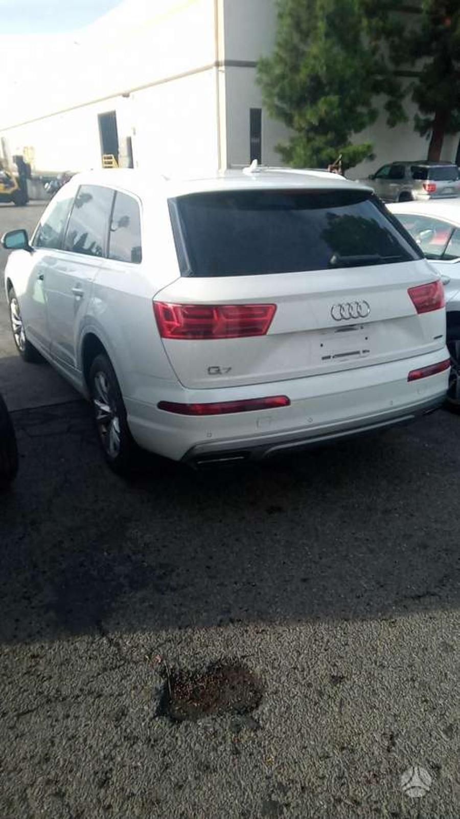 White Audi Q7 2017 in Vilnius, with an engine capacity of 1.98 L and mileage of 146 thousand km for 14900 €, photo 7 on AUTOMOTO.COM.LV