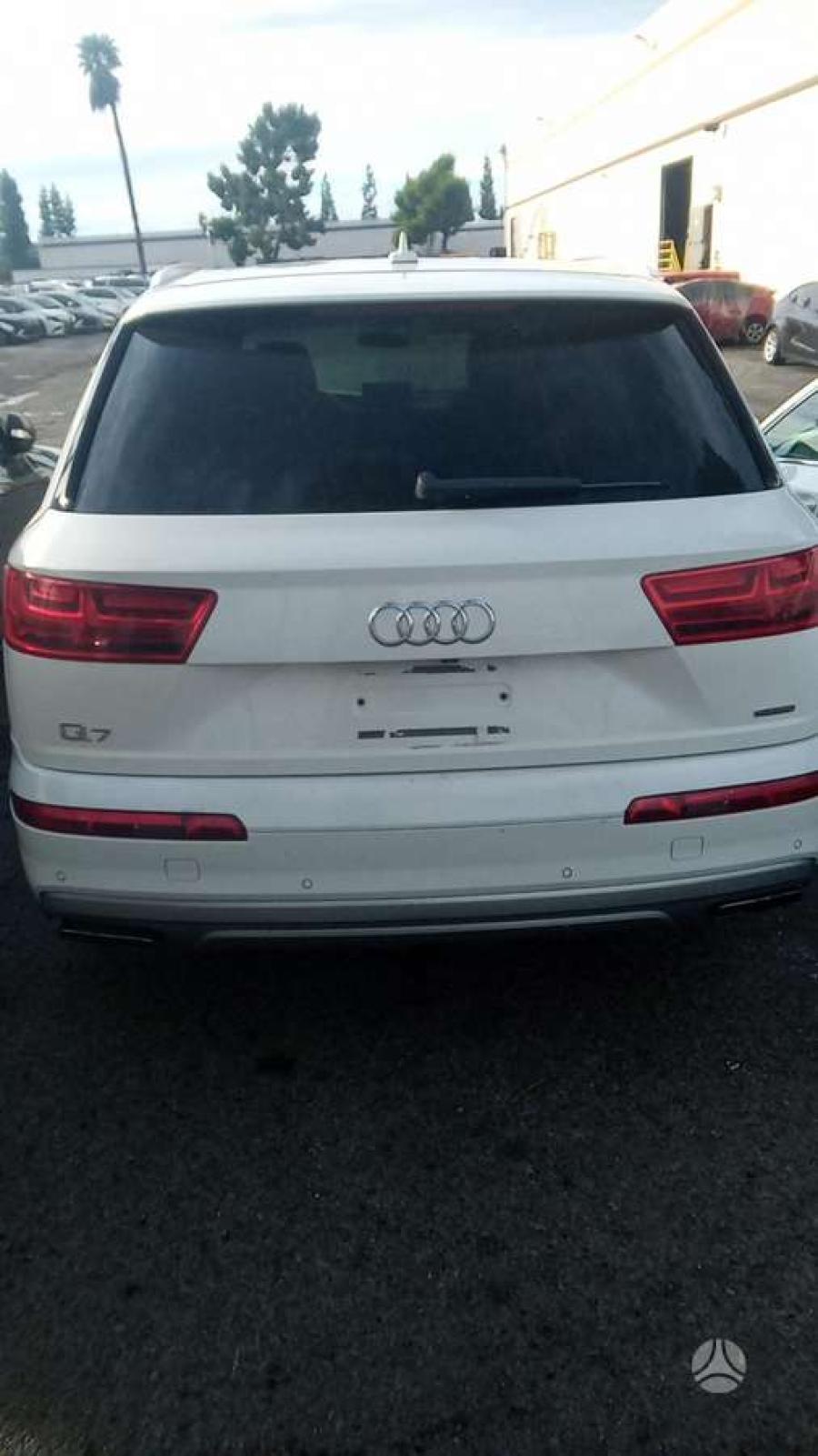 White Audi Q7 2017 in Vilnius, with an engine capacity of 1.98 L and mileage of 146 thousand km for 14900 €, photo 9 on AUTOMOTO.COM.LV