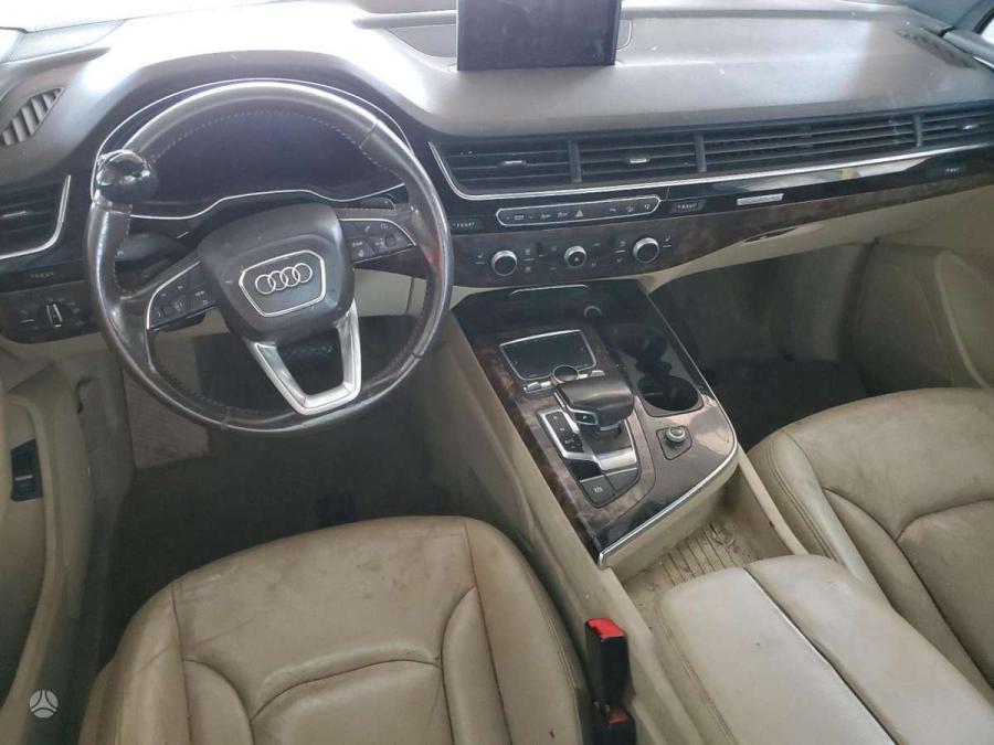 White Audi Q7 2017 in Vilnius, with an engine capacity of 1.98 L and mileage of 146 thousand km for 14900 €, photo 11 on AUTOMOTO.COM.LV