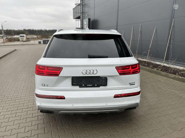 White Audi Q7 2017 in Vilnius, with an engine capacity of 3.00 L and mileage of 254 thousand km for 18300 €, photo 4 on AUTOMOTO.COM.LV